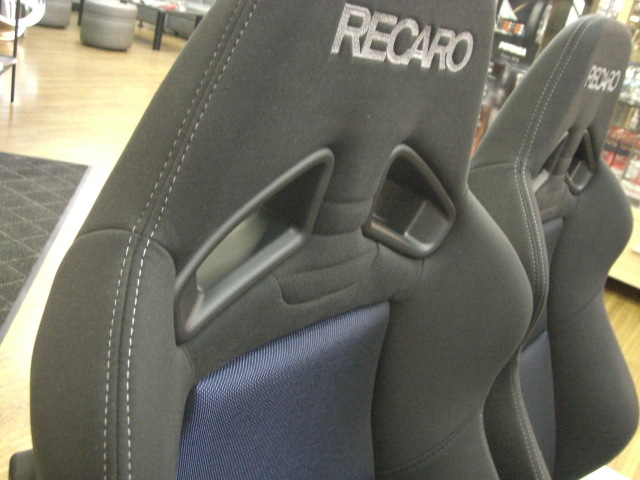 新商品 RECARO SR-7 入荷 | ランナウェイ